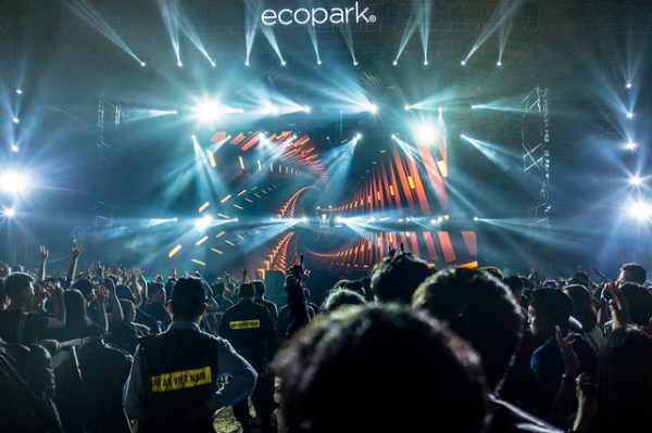 Music Festival LED Screen: The Dos and Do Nots of Hiring Event Displays ...